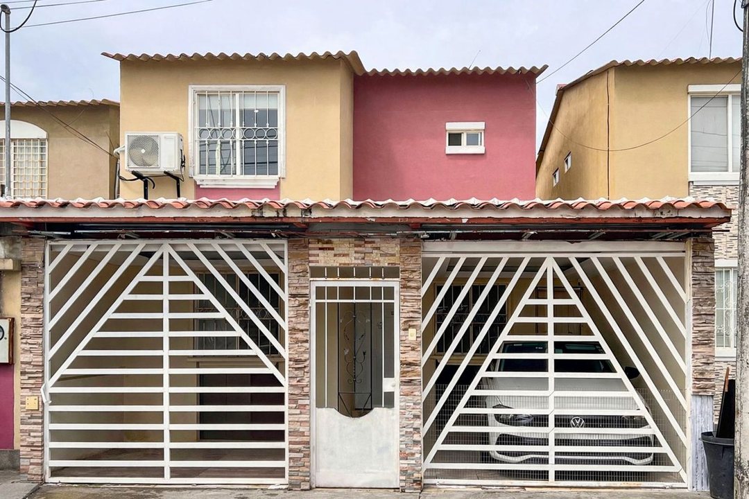 Casa en venta 7 ambientes en Villa del Rey S/N, Sur de Daule, Daule, Guayas
